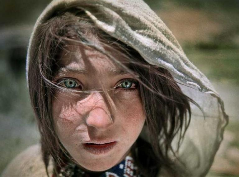 Matthieu Paley: Journey to the Roof of the World « Simerg – Insights ...