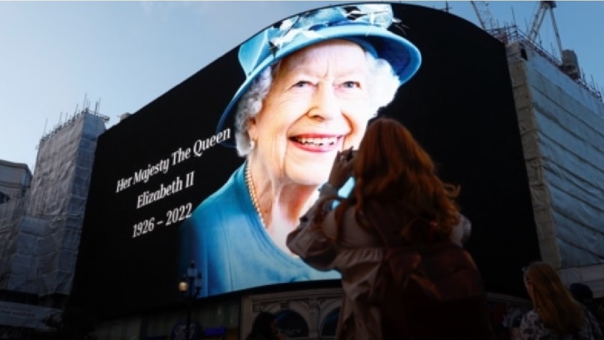 Remembering Queen Elizabeth II: A Legacy of Strength Simerg – Insights ...