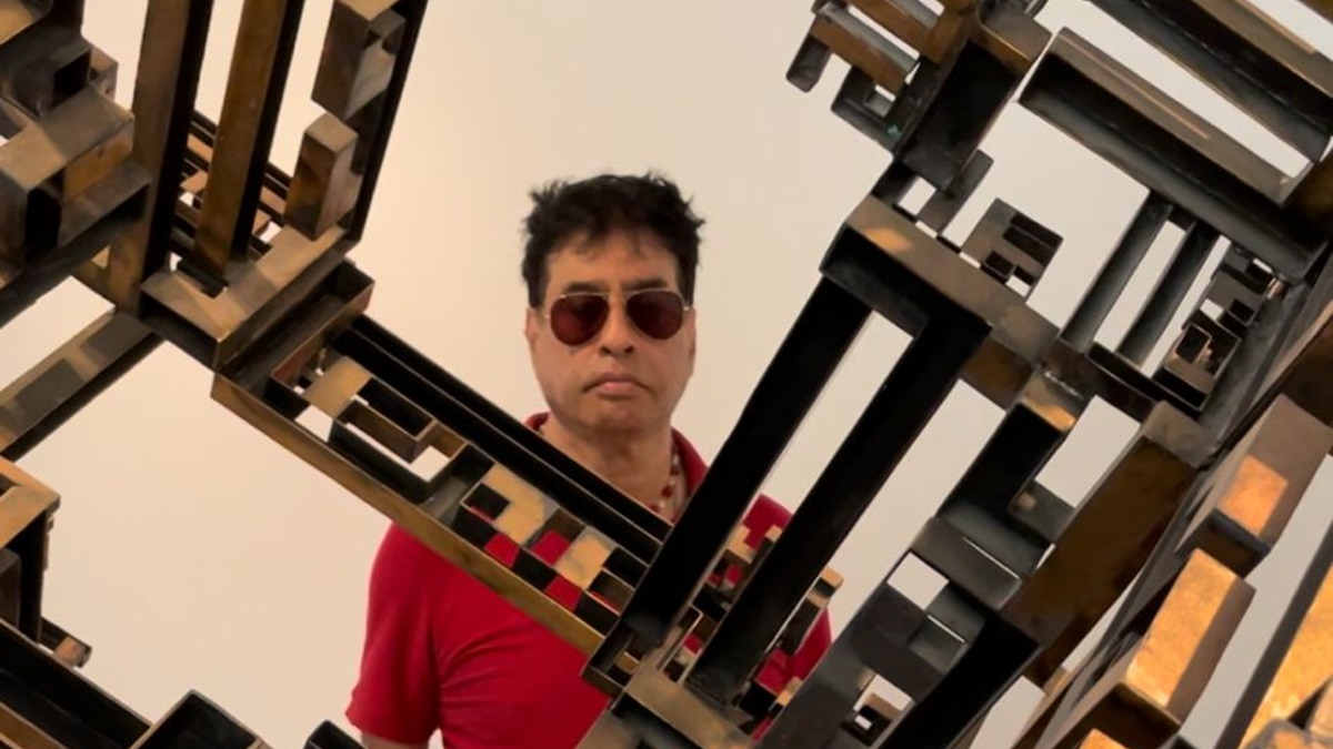 Simerg Artistic Expressions: Exclusive Interview with Famed Pakistani ...