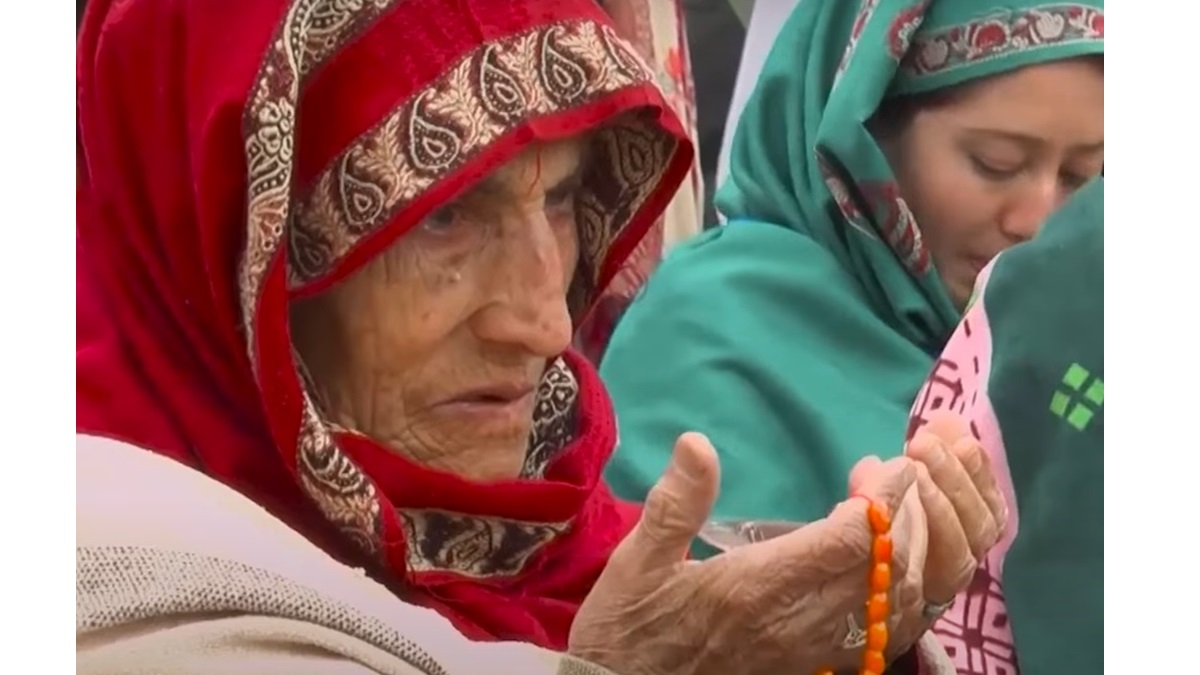 Historic Didar: Mawlana Hazar Imam's First Meeting in France Simerg ...